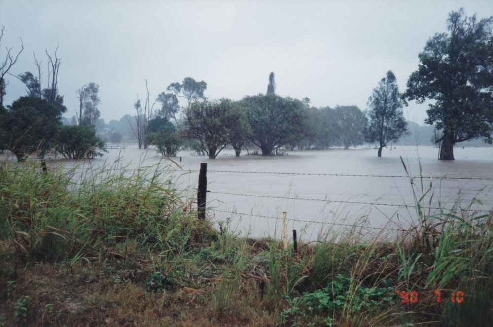 Flood waters in the Strathpine / Lawnton area | Moreton Bay Our Story